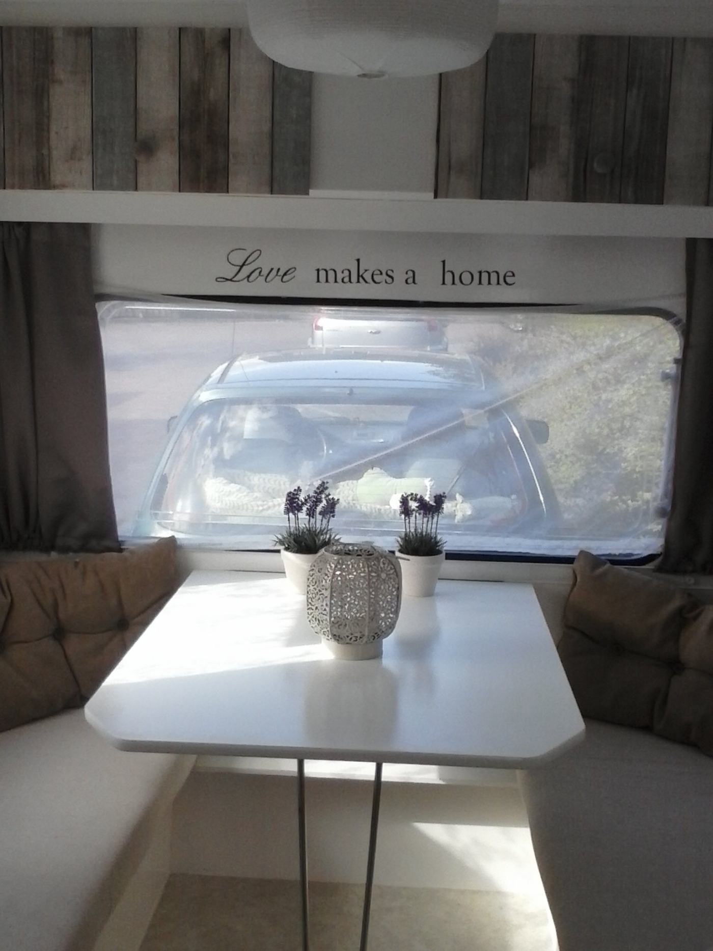 Beachy colours - Caravanity | happy campers lifestyle