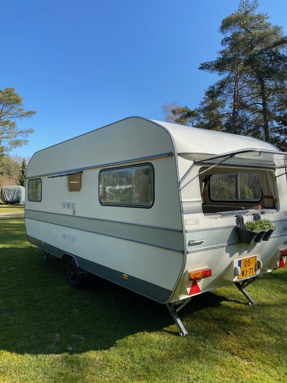 DIY: Wrap Je Caravan - Caravanity | happy campers lifestyle