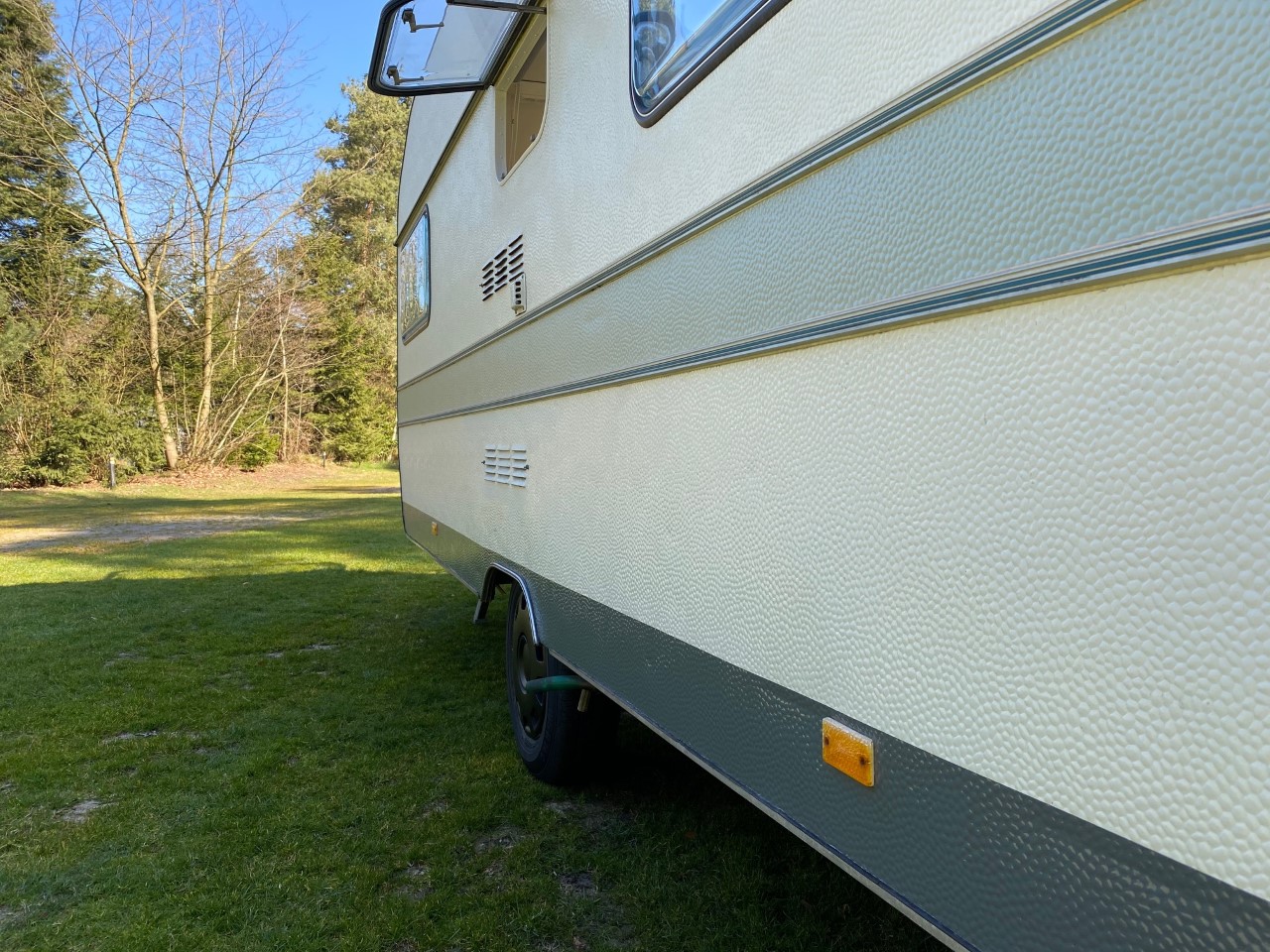 DIY: Wrap Je Caravan - Caravanity | happy campers lifestyle